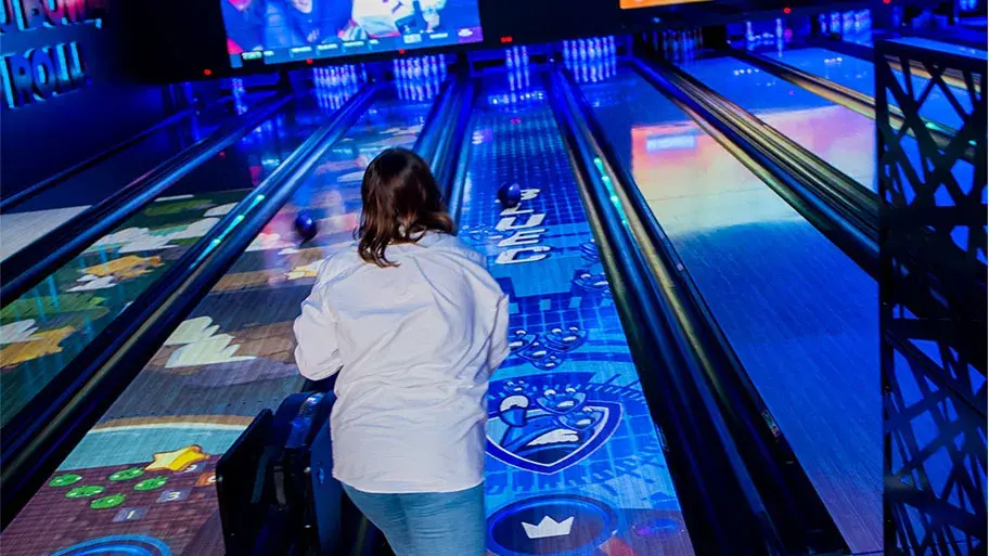 Stoked by Splitsville Bowl | Go-Karts, Zipline, Ropes and Bowling